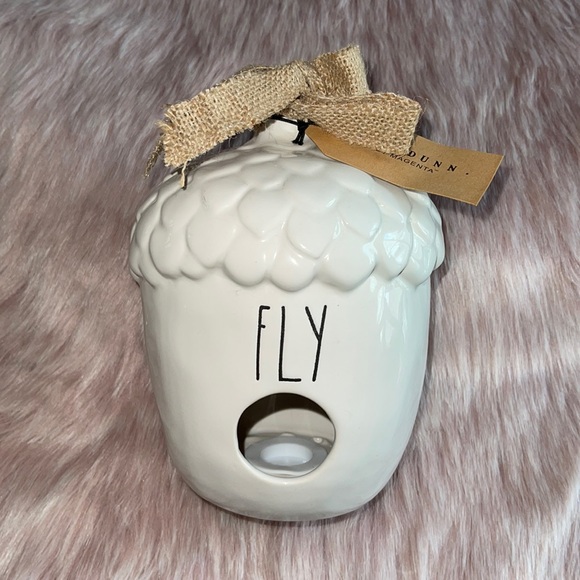 Rae Dunn | Accents | Rae Dunn Fly Acorn Birdhouse | Poshmark